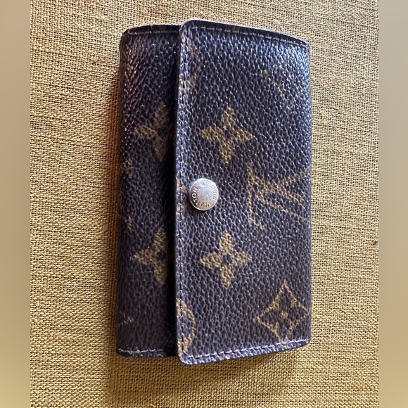 Louis Vuitton | Accessories | Authentic Louis Vuitton Classic Monogram ...